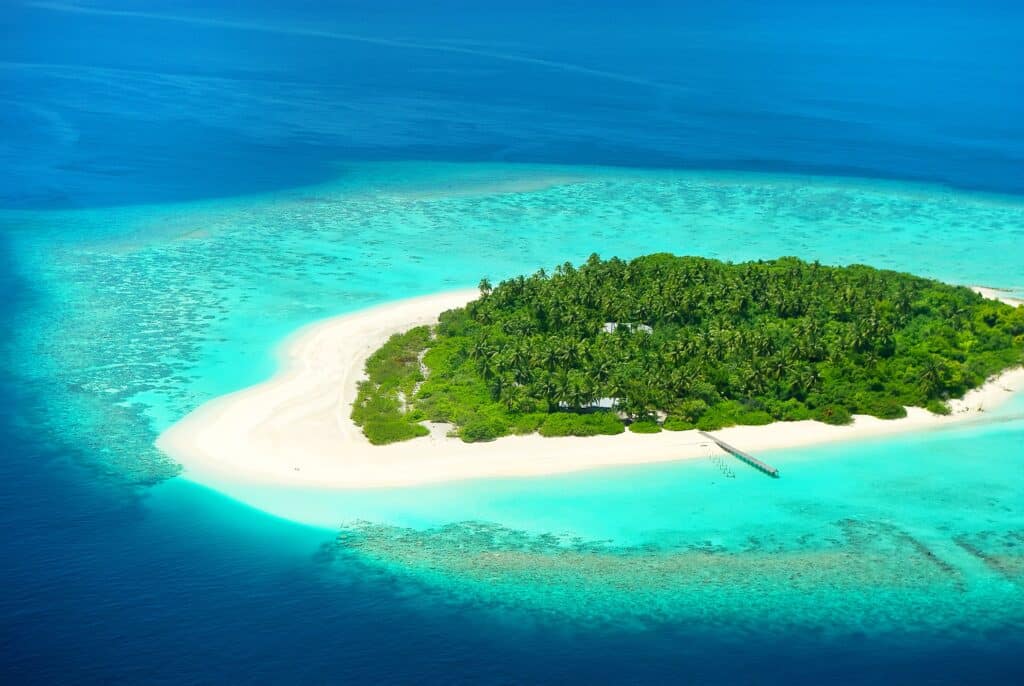 How To Visit The Maldives For The First Time | Silvercloud Travels ...